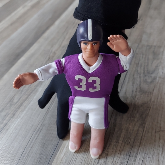 Mattel | Toys | Vintage 986 Mattel Real Men Football Action Figure Game ...